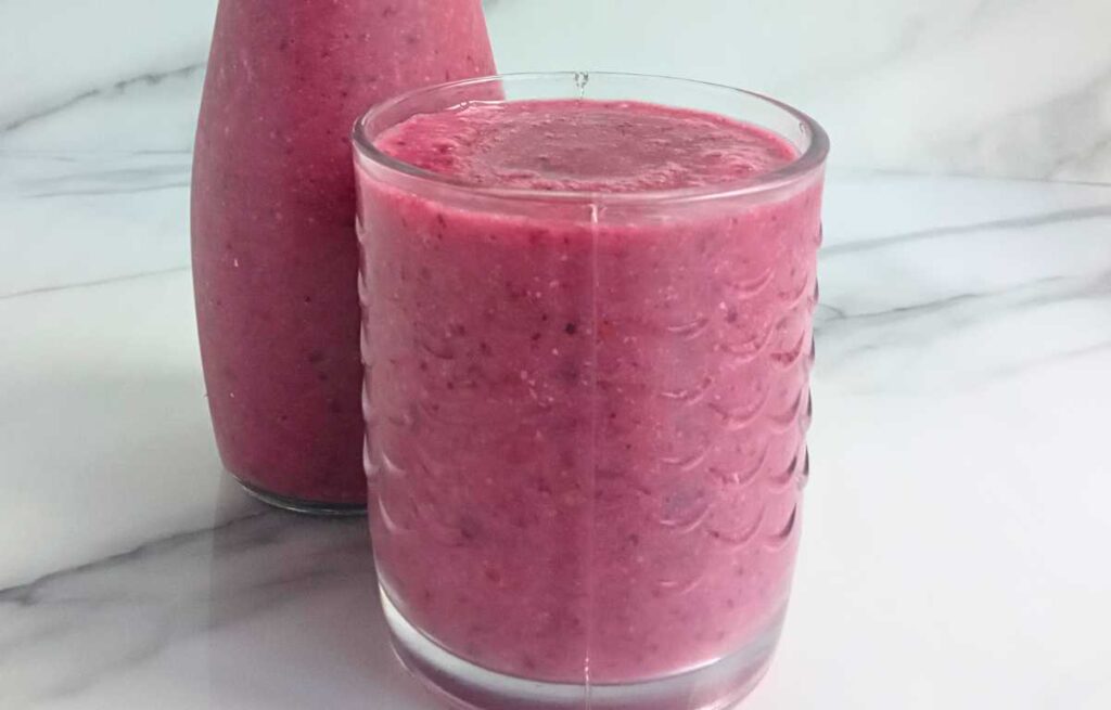 Frozen Mixed Berries Smoothie For Inflammation - Skinny Fit Mama