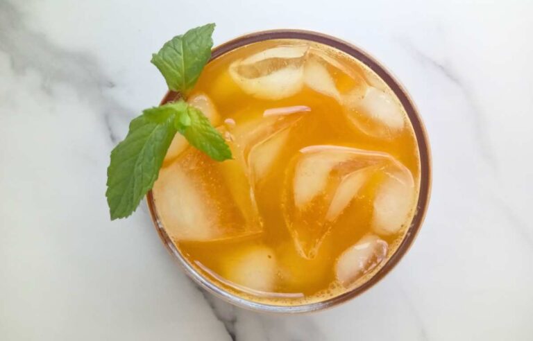 Iced Turmeric Green Tea - Skinny Fit Mama